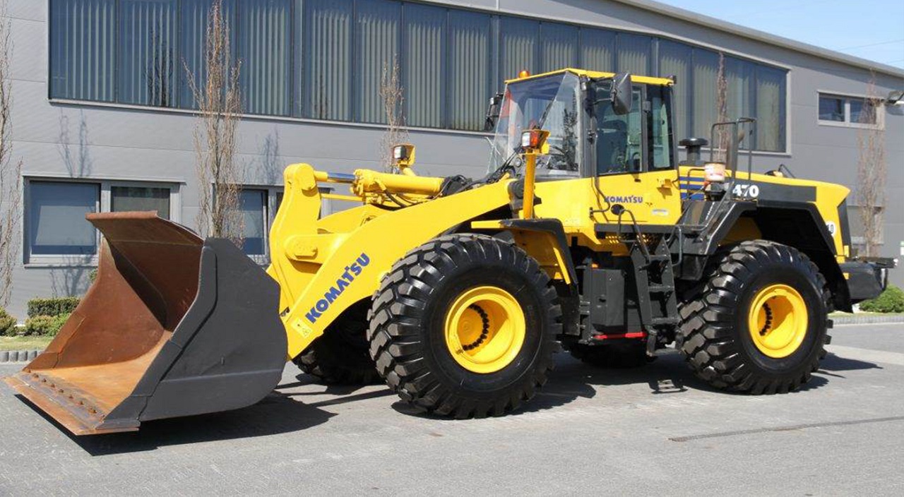 بررسی و مشخصات فنی لودر کوماتسو 470 | خرامه کامیون